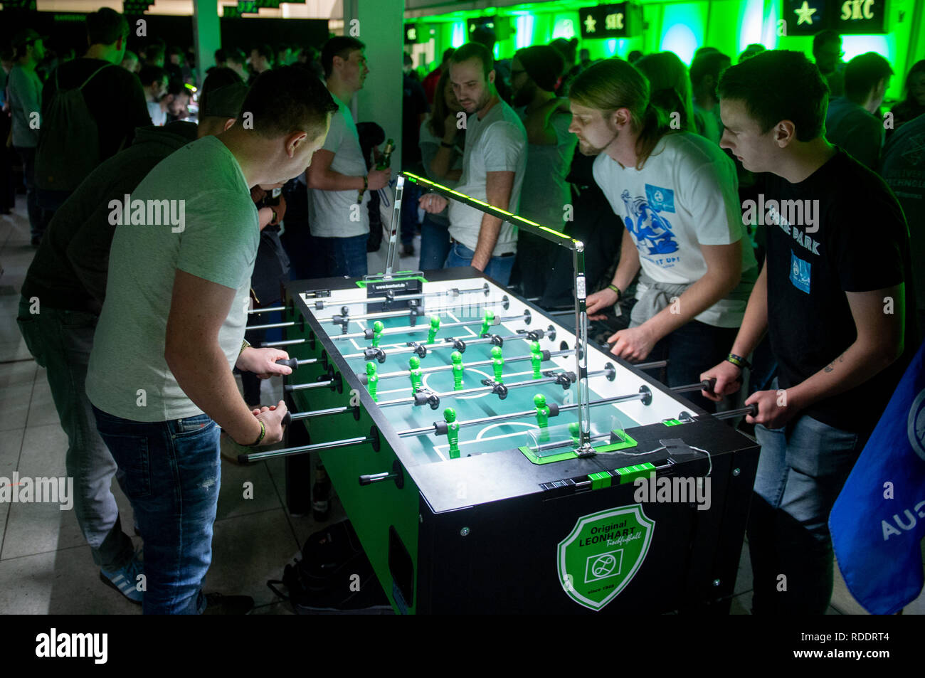 Hamburg, Germany. 18th Jan, 2019. Participants of the German Table ...