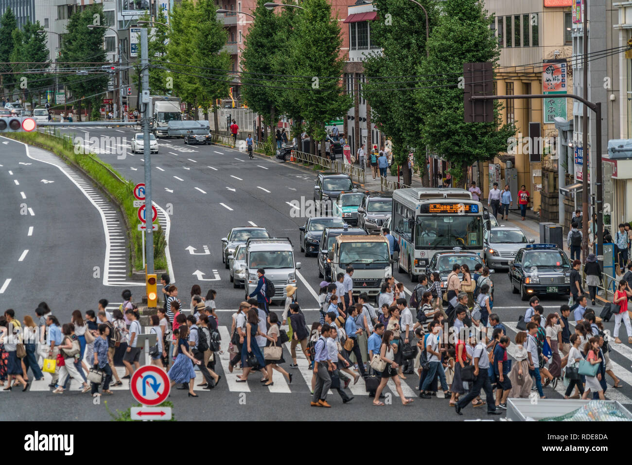 Tokyo japan traffic jam cars hi-res stock photography and images - Alamy