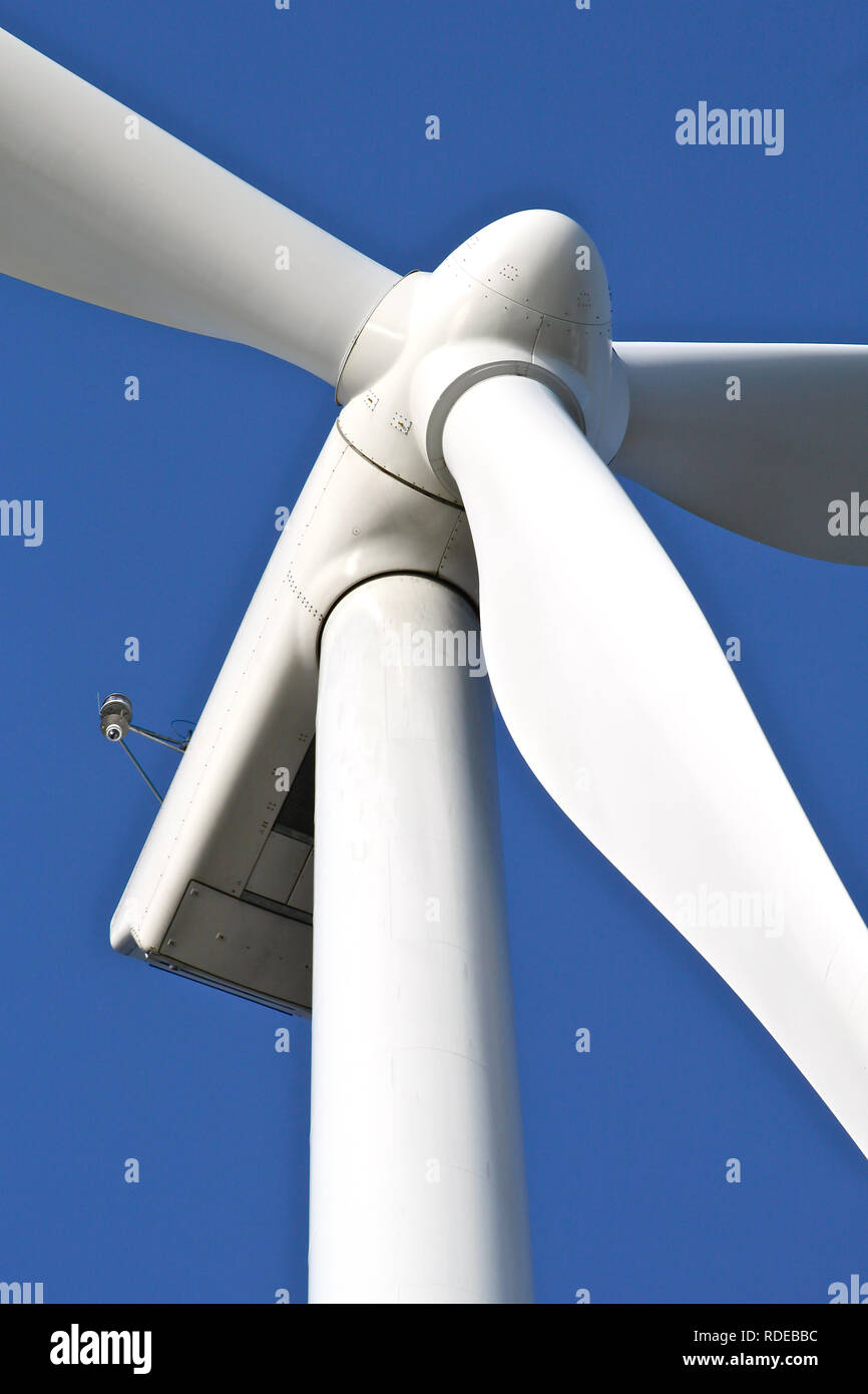 Kinetic energy hi-res stock photography and images - Alamy