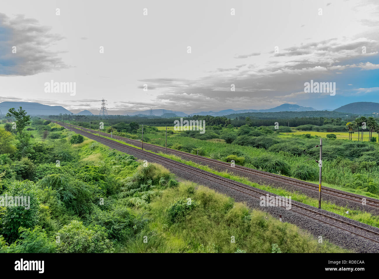 Straight railway hi-res stock photography and images - Alamy