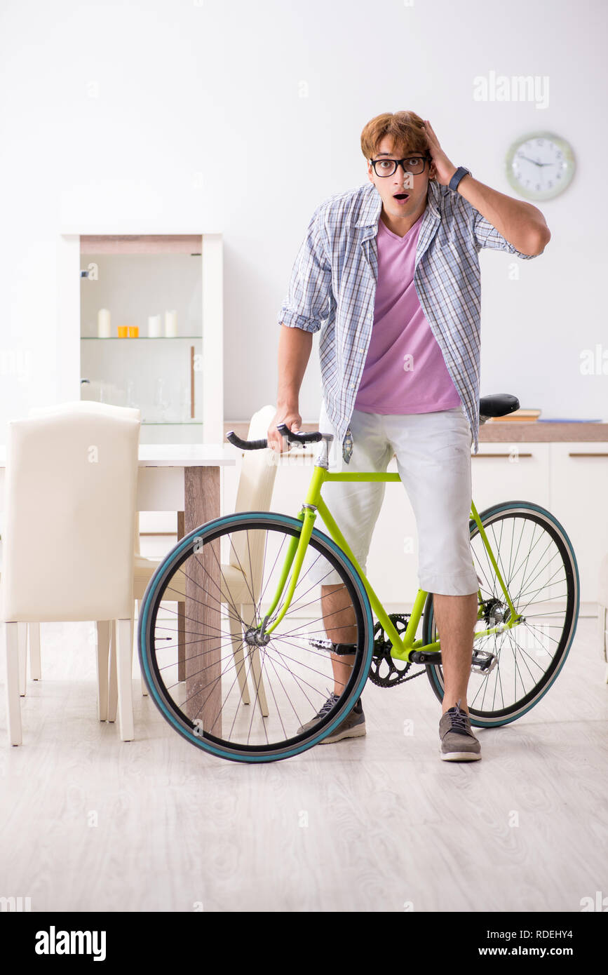 Student commuting to university using cycle Stock Photo - Alamy