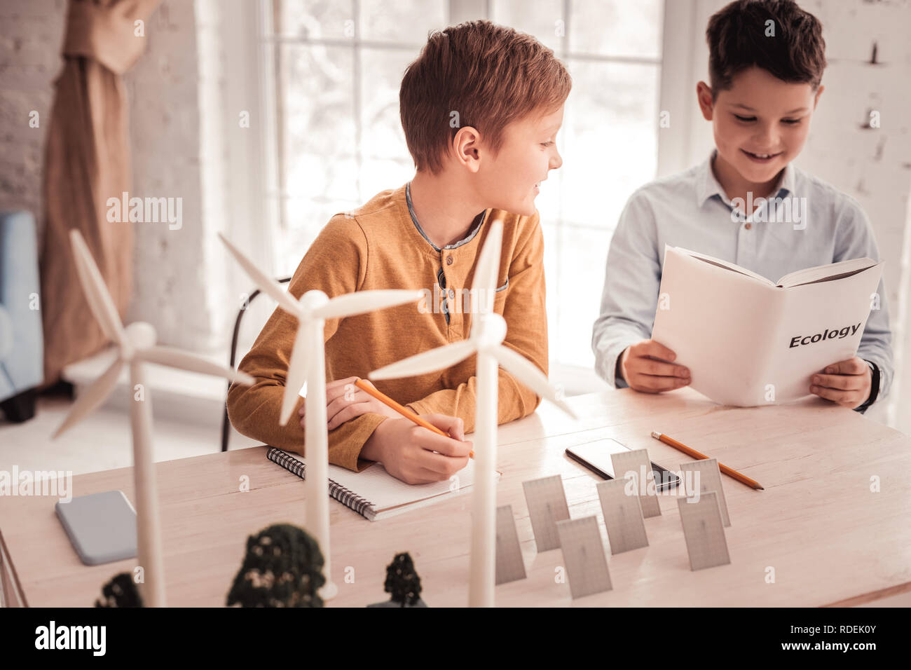 Smart brothers hi-res stock photography and images - Alamy