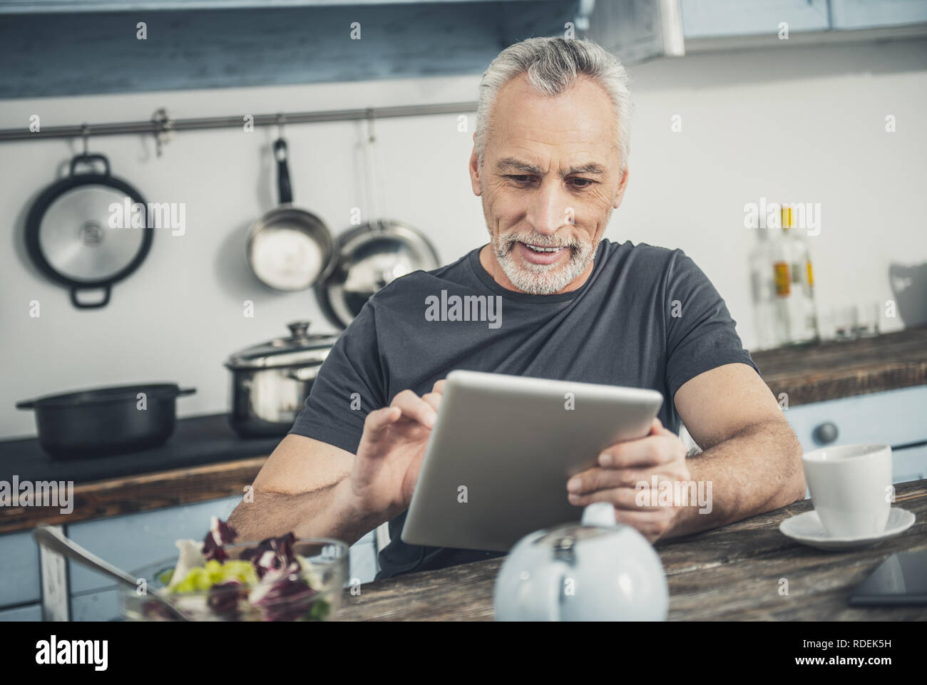 Family love care hi-res stock photography and images - Alamy