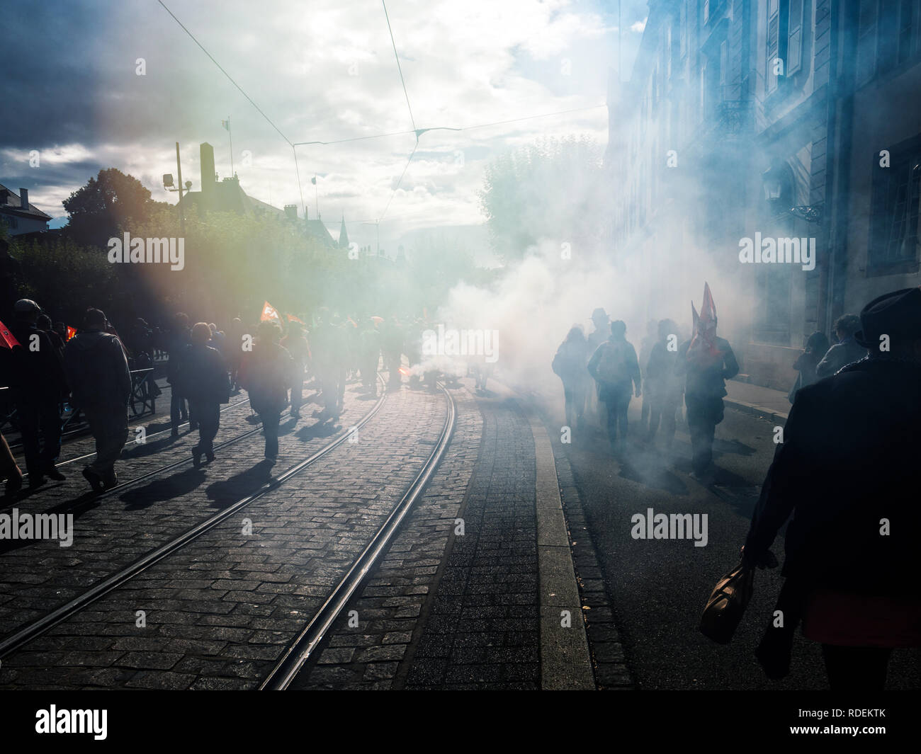 Black blocs france hi-res stock photography and images - Alamy