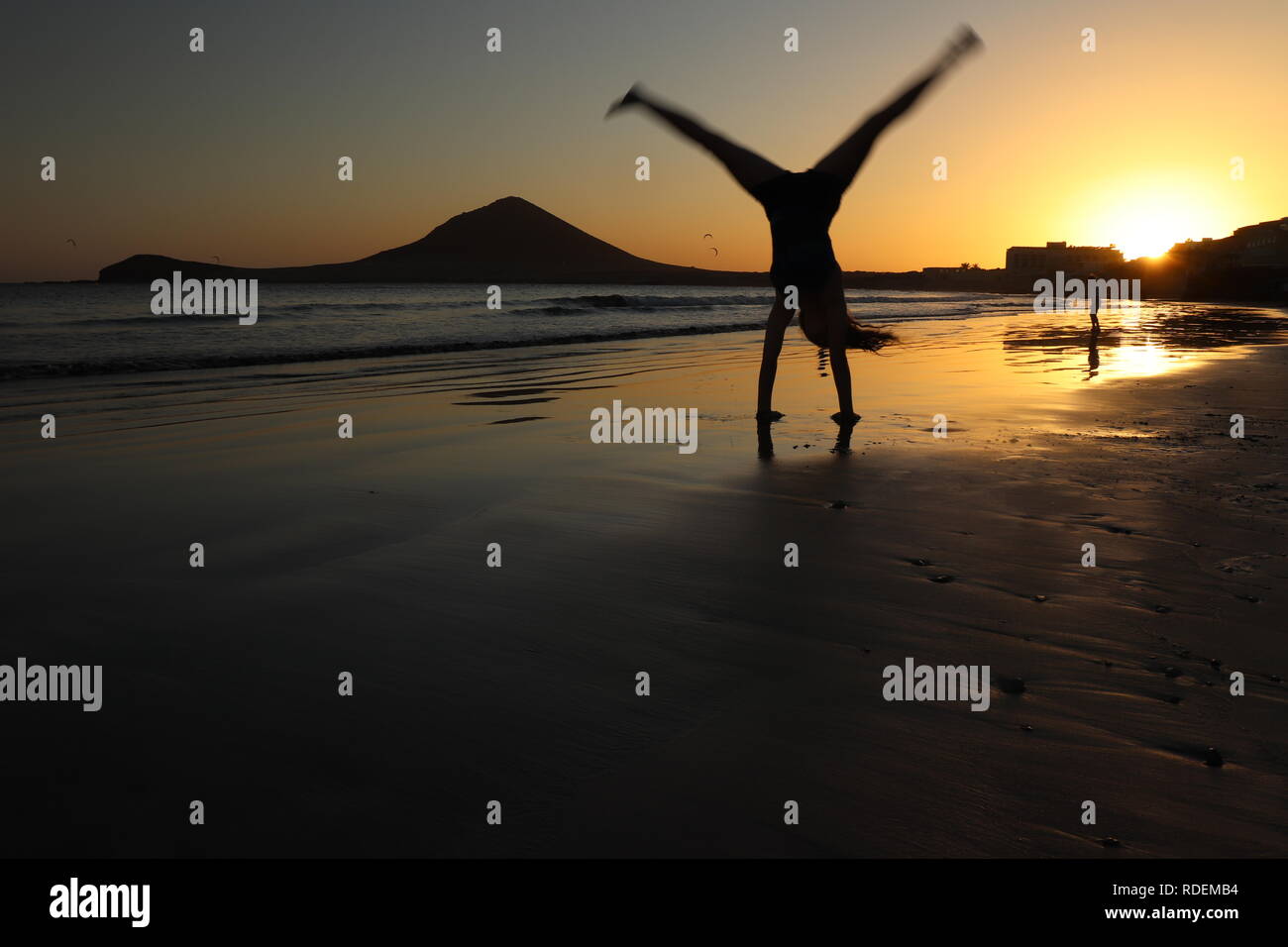 Gymnastics in the ocean hi-res stock photography and images - Alamy