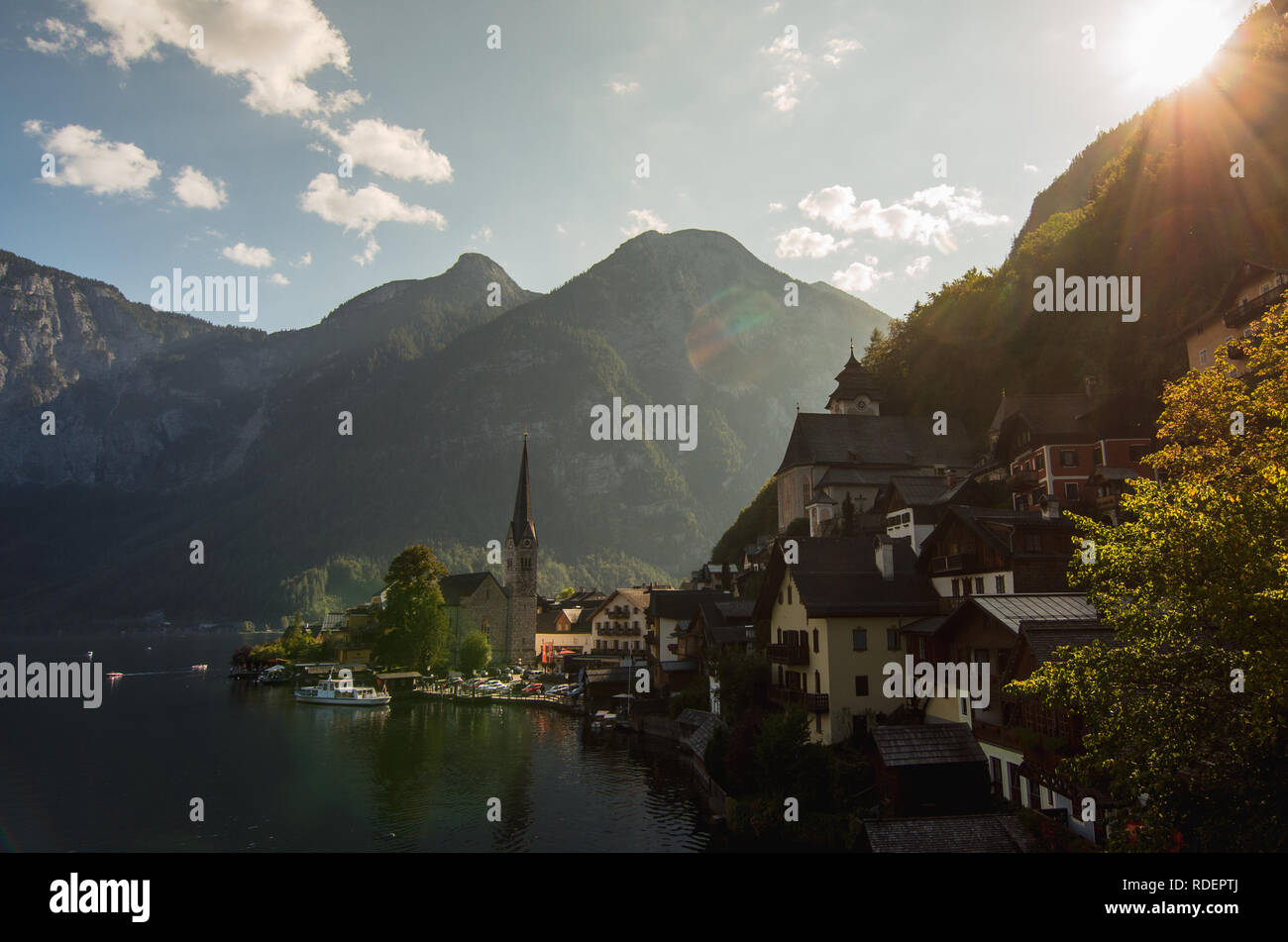 Hallstatt tourists hi-res stock photography and images - Alamy