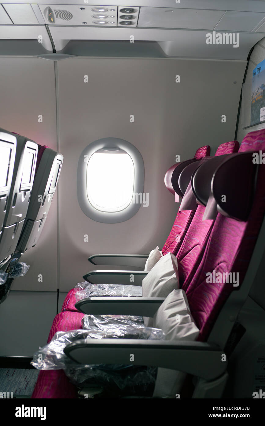 Airbus a321 inside hi-res stock photography and images - Alamy