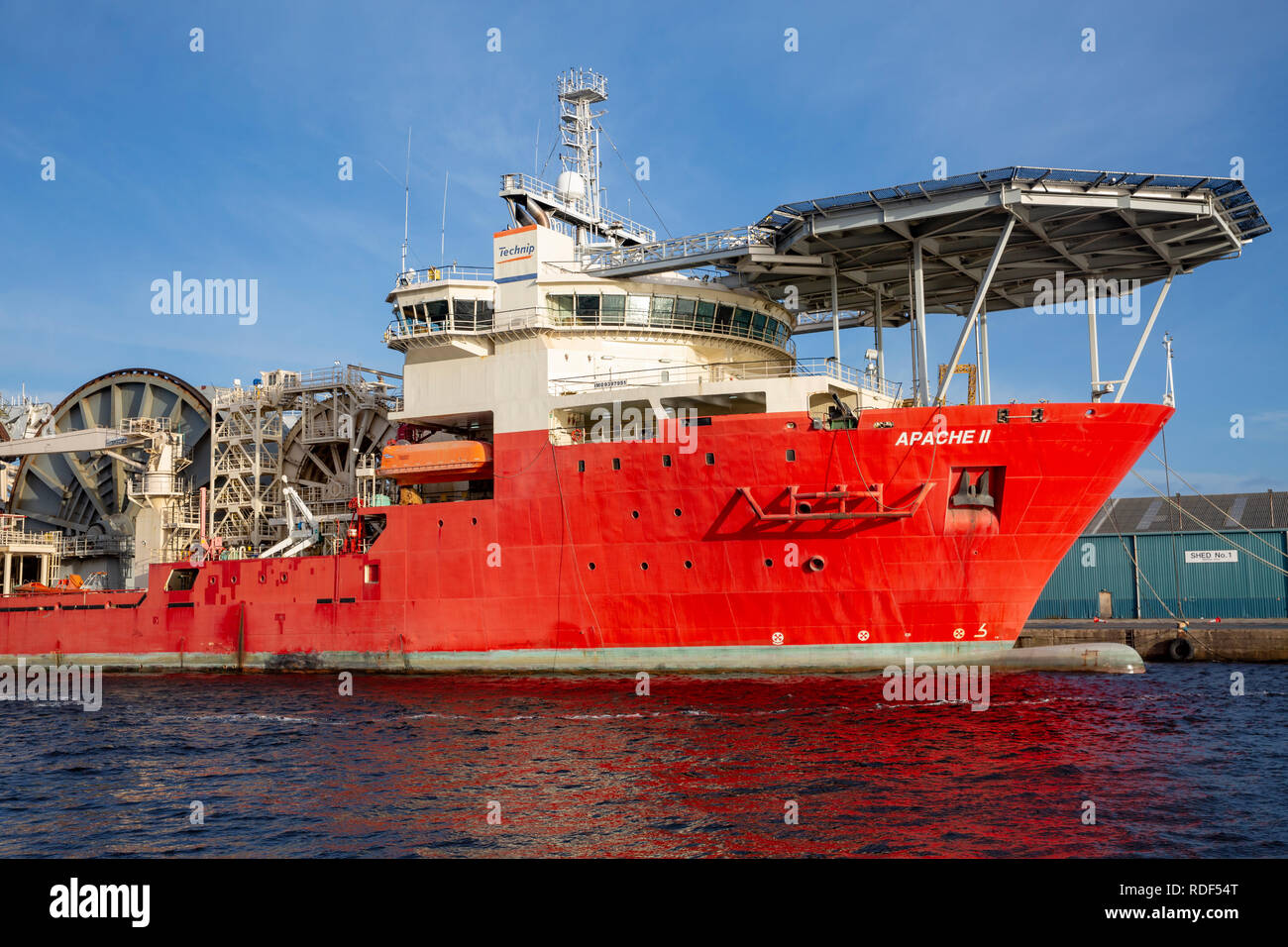 Pipe laying ship hi-res stock photography and images - Alamy
