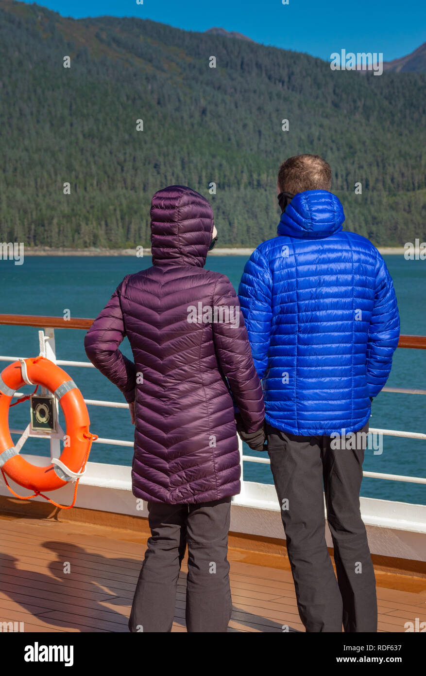 Cold and windy hi-res stock photography and images - Alamy