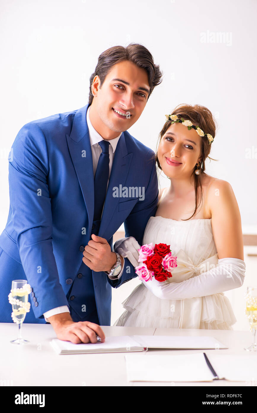 Wedding ceremony with wife and husband Stock Photo - Alamy