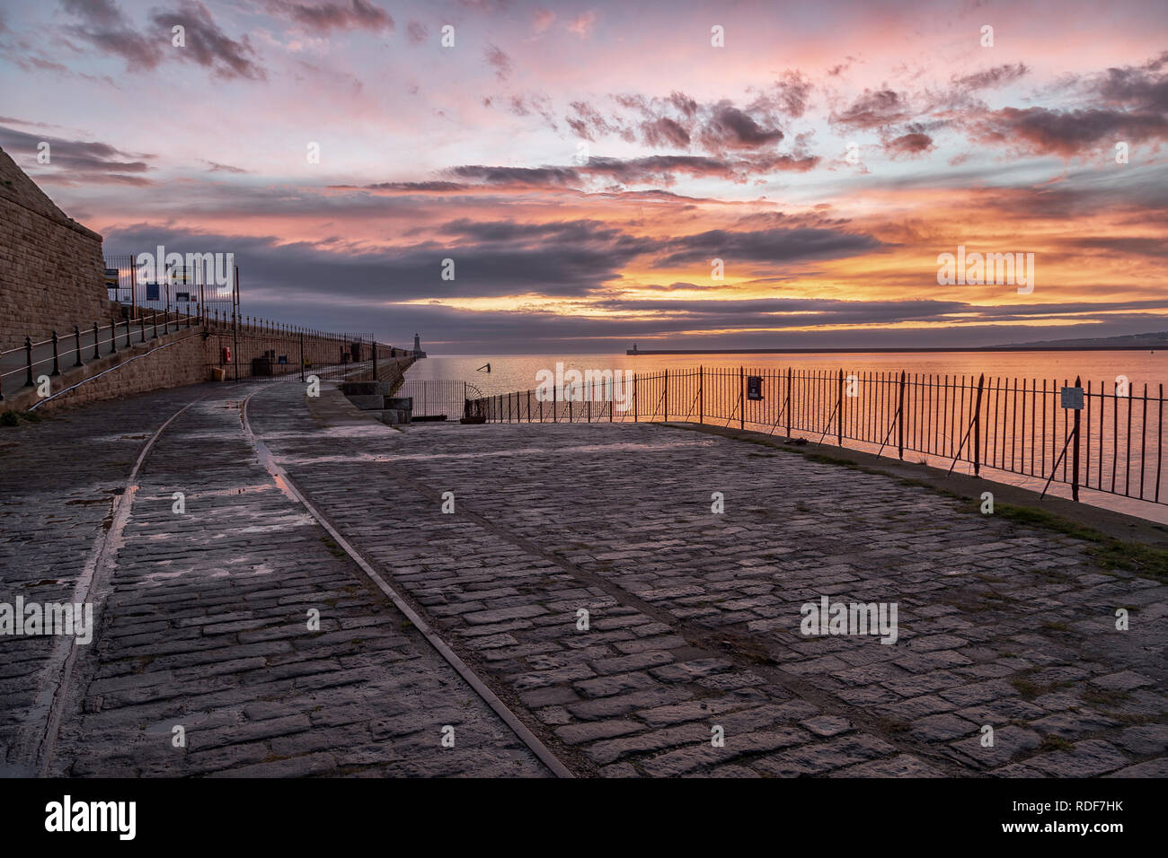 Tynemouth sunrise hi-res stock photography and images - Alamy