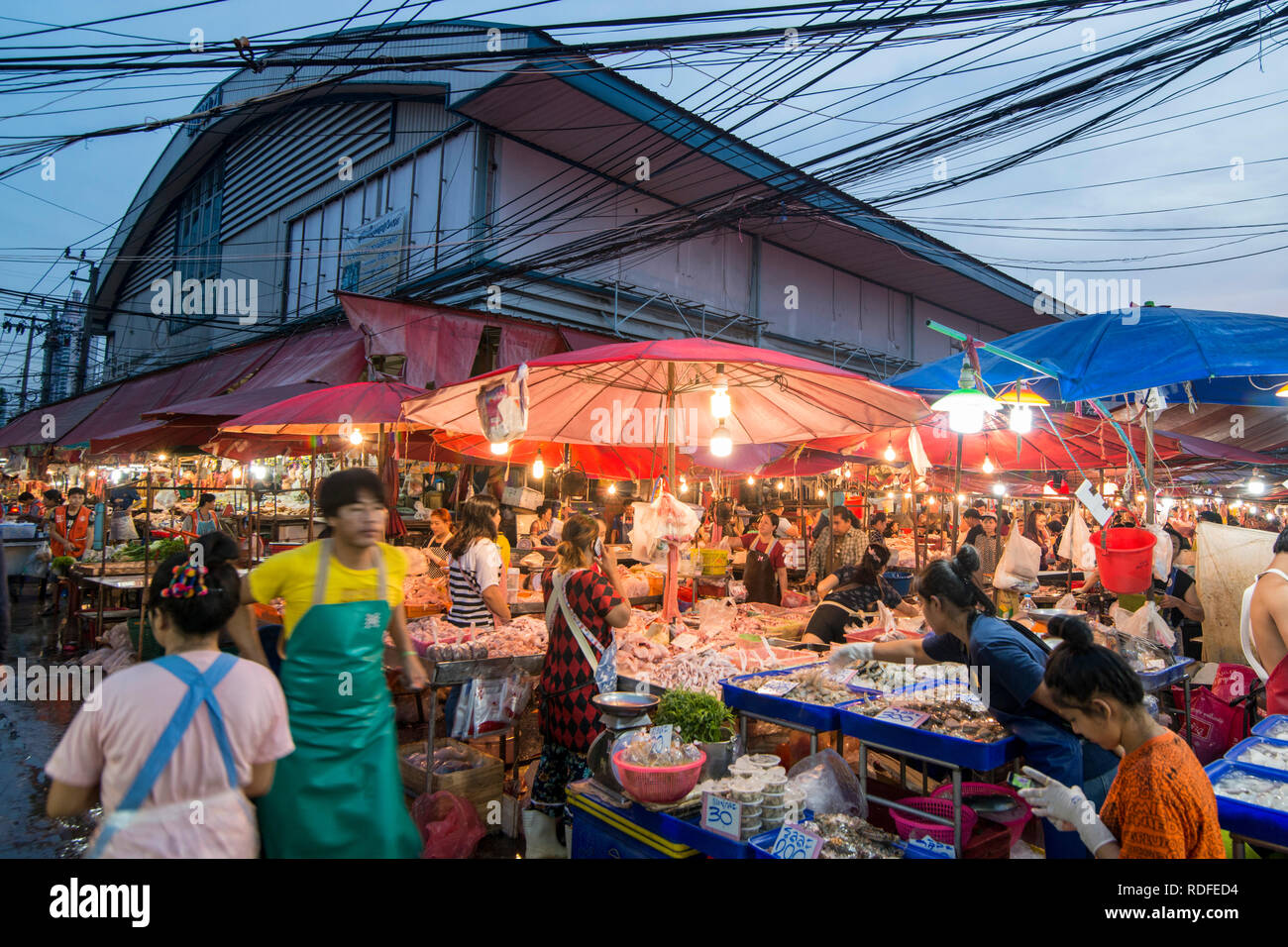 the fish market at the food Market at the Khlong Toey Market in Khlong ...