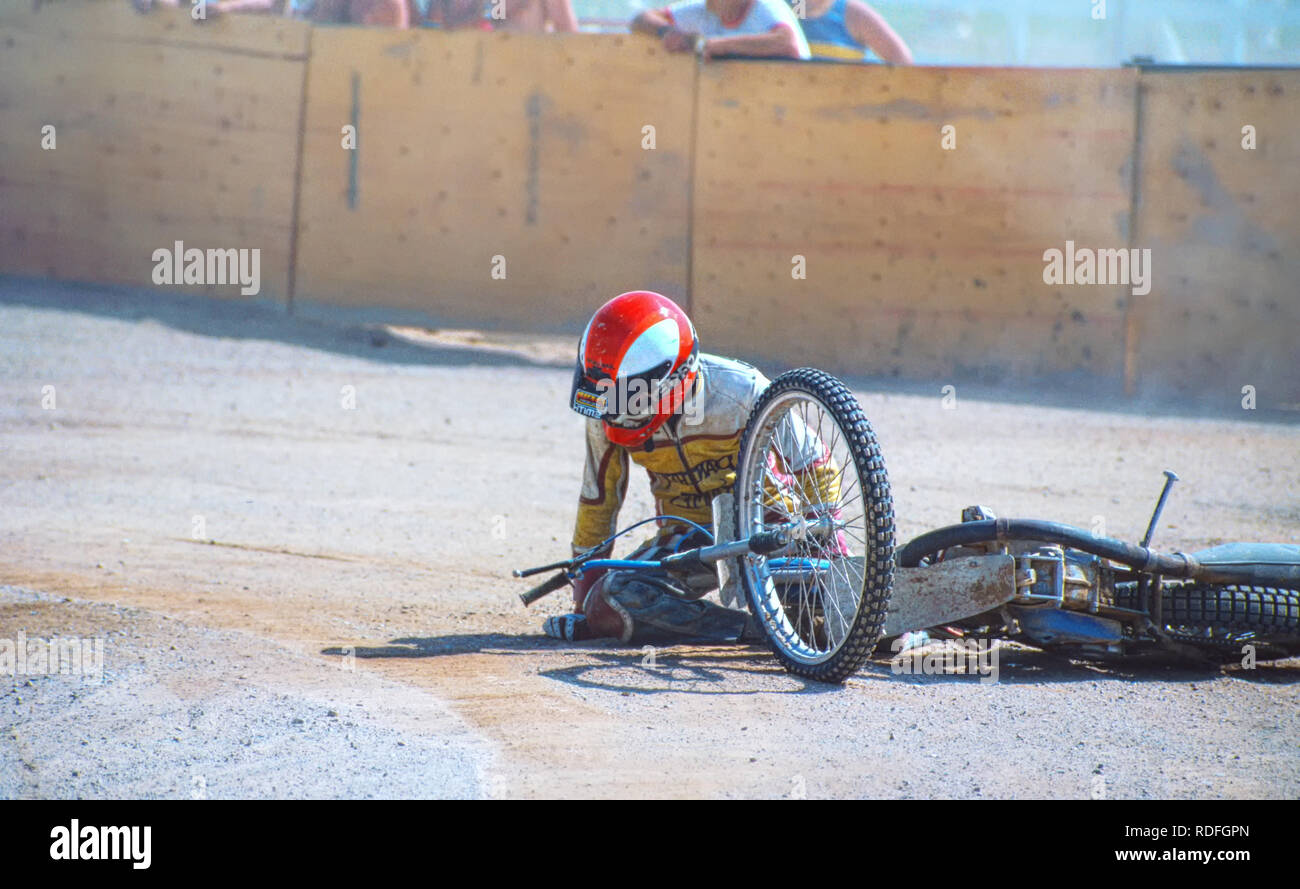 Motorcycles on racetrack hi-res stock photography and images - Alamy