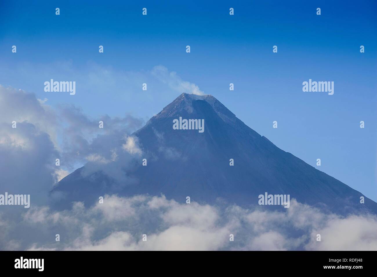 Volcano Mayon, Legazpi, Southern Luzon, Philippines Stock Photo - Alamy