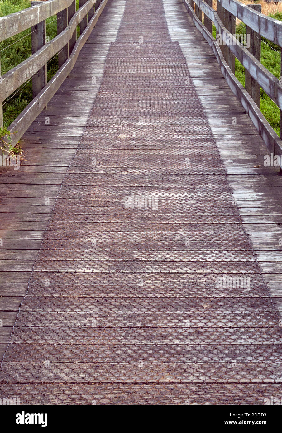 Metal Walkway Stock Photos & Metal Walkway Stock Images - Alamy