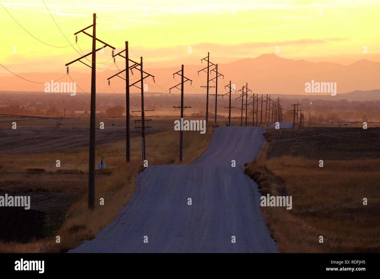 Powerline utility hi-res stock photography and images - Alamy