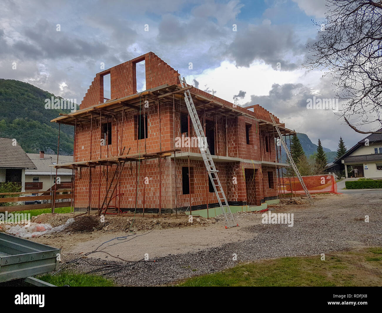 Structural engineering brick steel hi-res stock photography and images ...