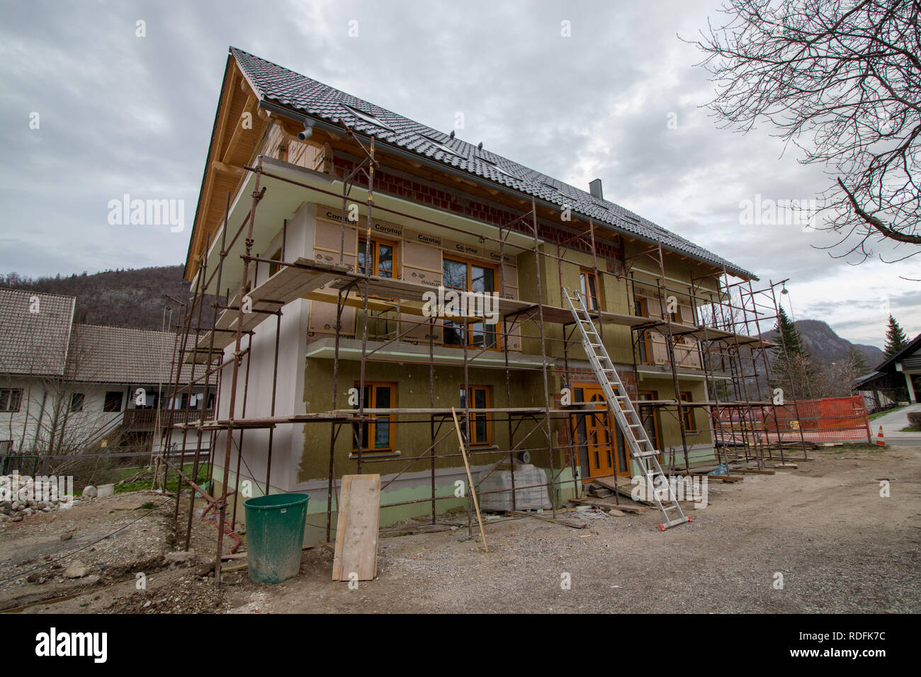 apartment building almost finished Stock Photo - Alamy