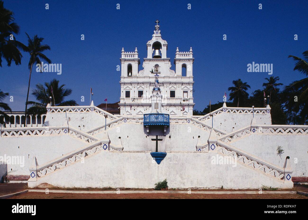 Asian church architecture hi-res stock photography and images - Alamy