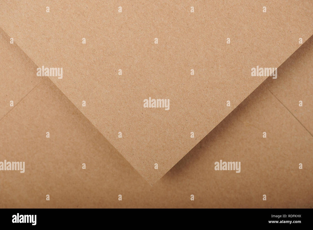 Blank brown color craft paper envelop close up Stock Photo - Alamy