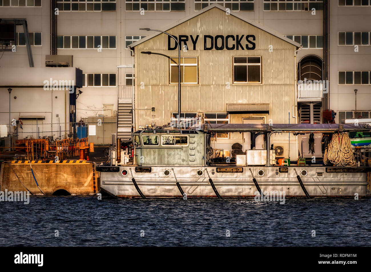 Japan shipyard hi-res stock photography and images - Alamy