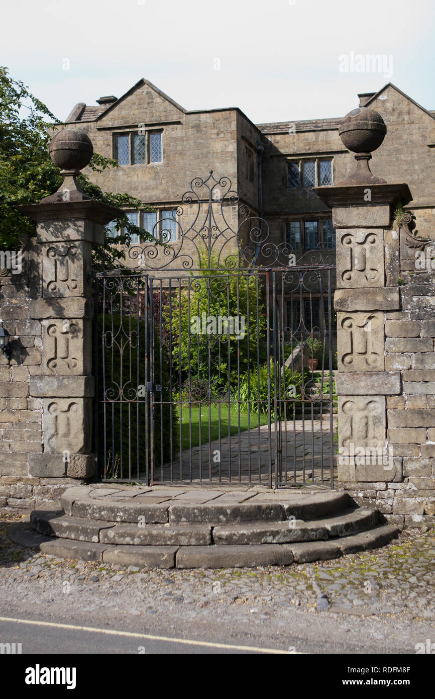 Eyam hall hi-res stock photography and images - Alamy