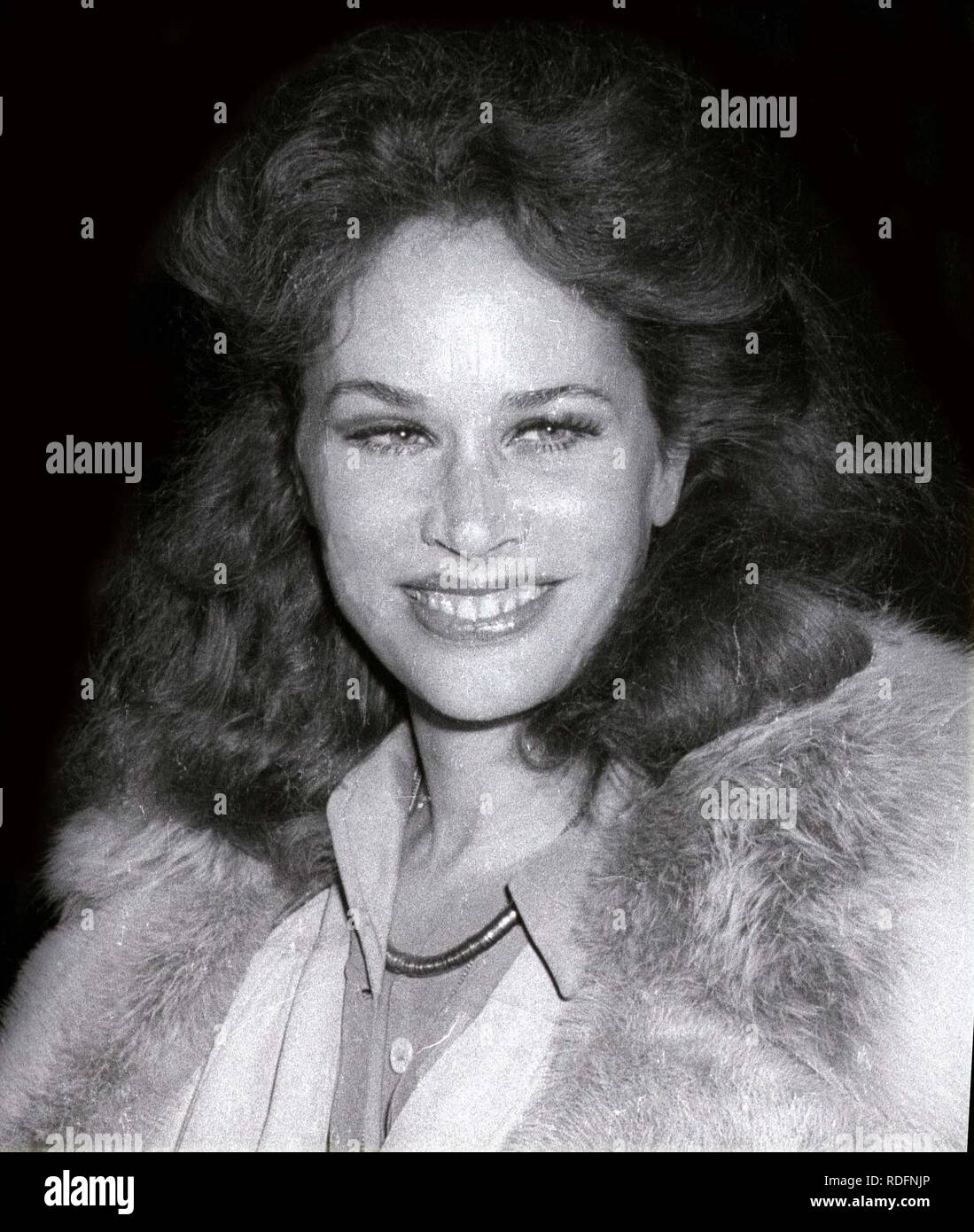 Karen black 1977 hi-res stock photography and images - Alamy