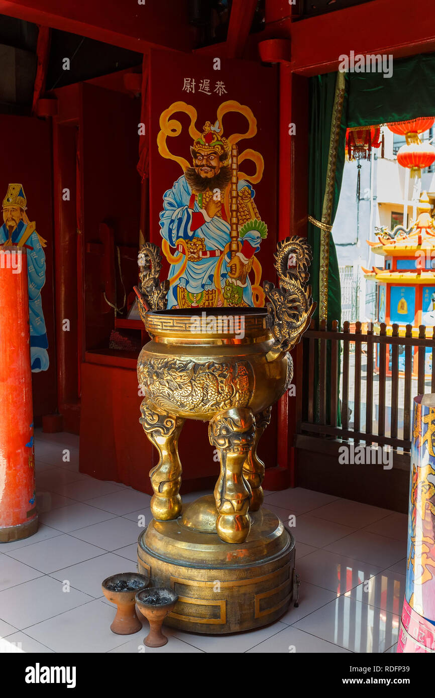 Manado, Indonesia - August 04 2015: Shrine on Klenteng Kwan Kong Temple ...