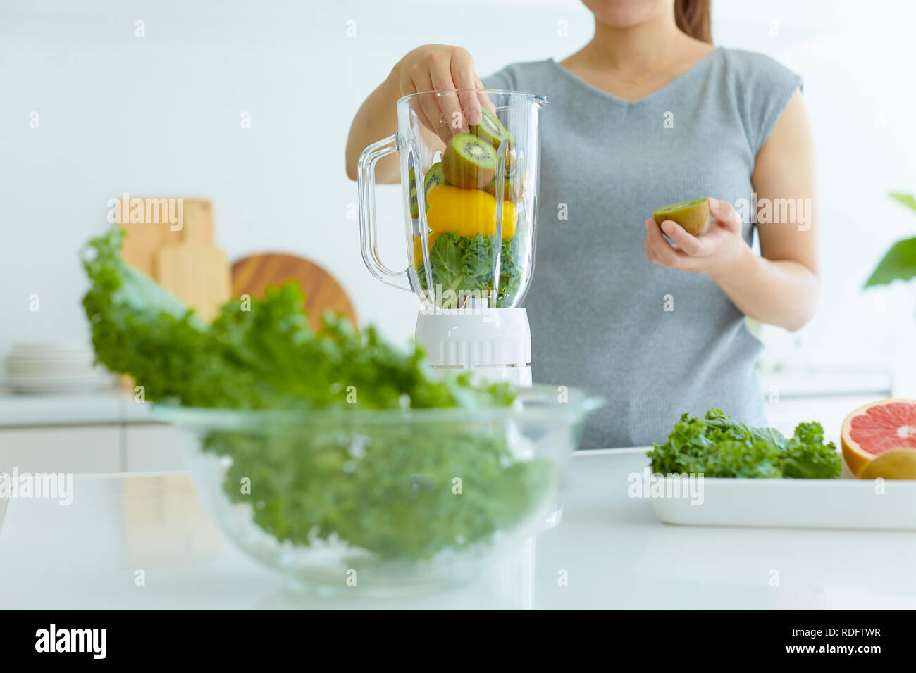 Japanese woman making smoothie hi-res stock photography and images - Alamy