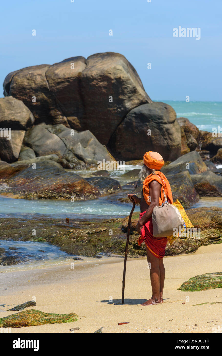 Hindu holy man at Kanyakumari (Cape Comorin), Tamil Nadu, India Stock ...