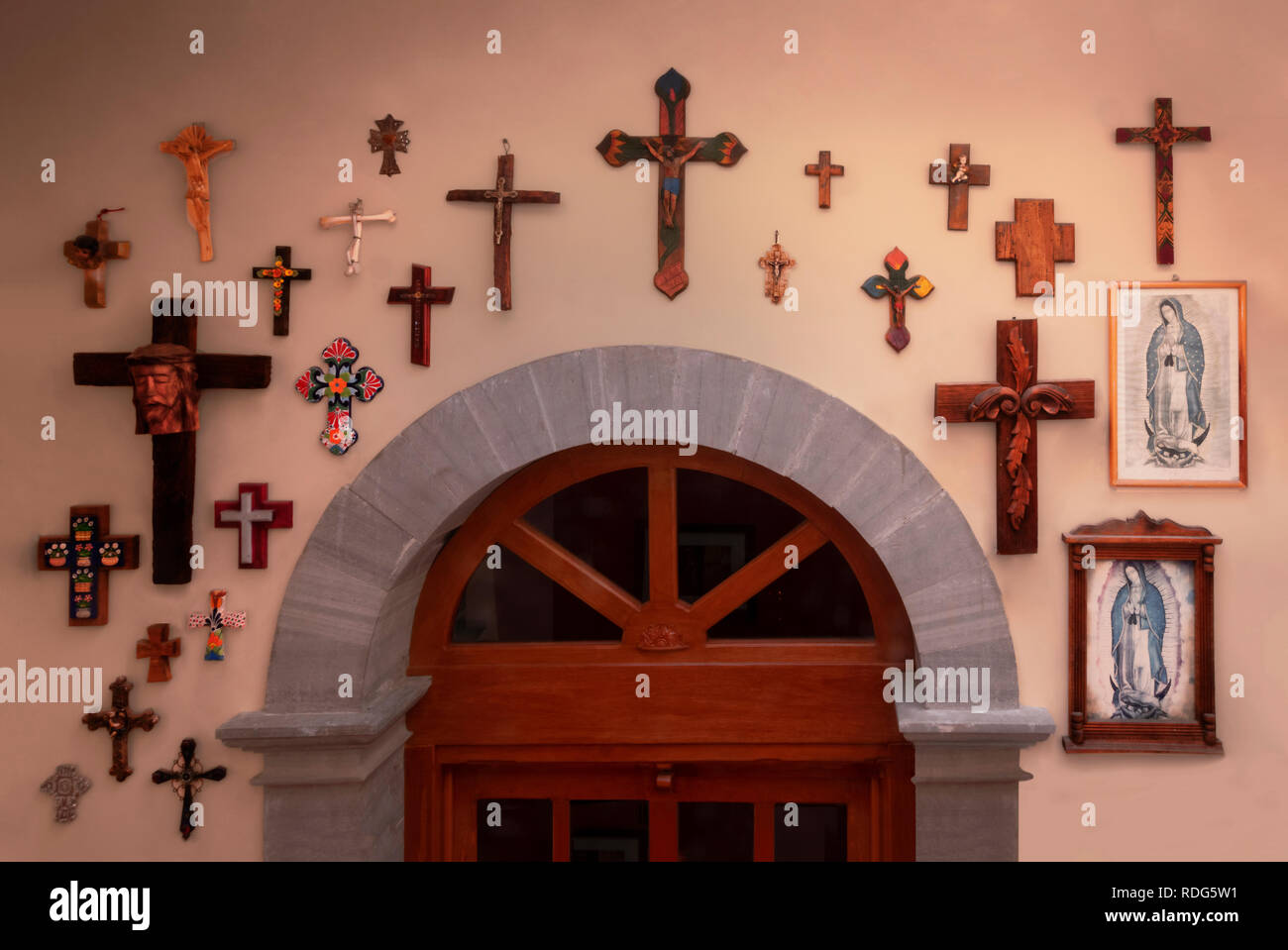 Crucifix mexican history hi-res stock photography and images - Alamy