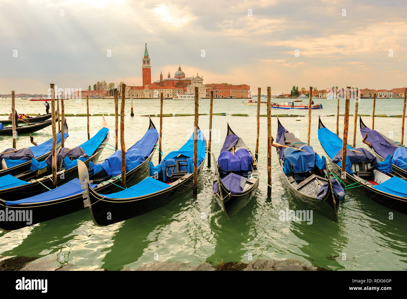 Row of piles hi-res stock photography and images - Alamy