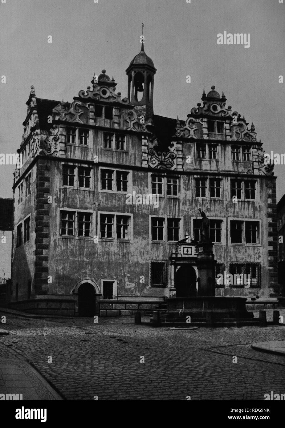 City hall and Lullusbrunnen fountain of Hersfeld, Hesse, historical ...