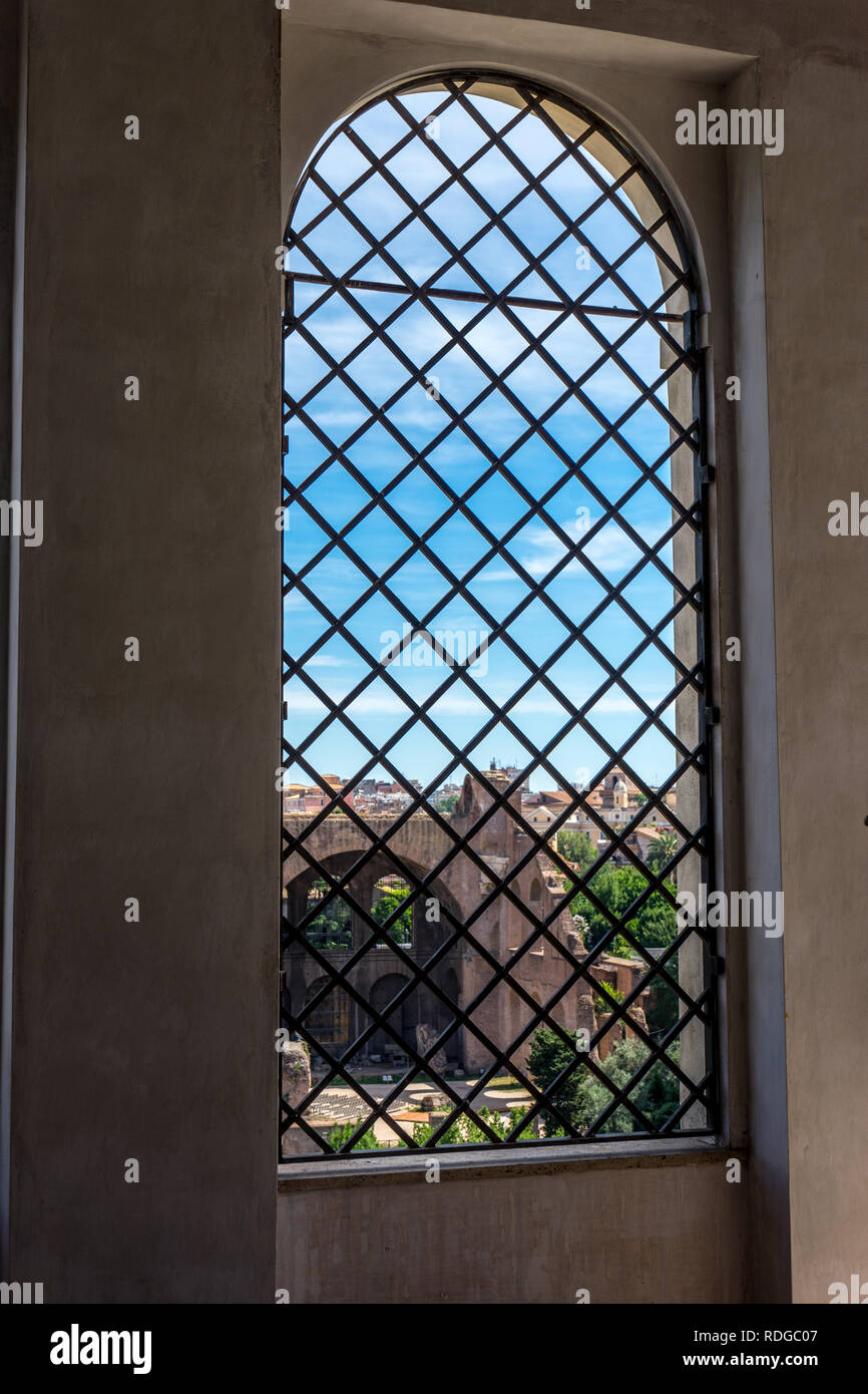 Daylighting architecture hi-res stock photography and images - Alamy