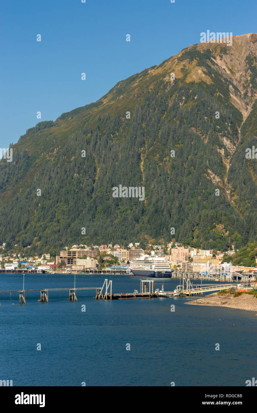 Cruise ship port juneau alaska hi-res stock photography and images - Alamy