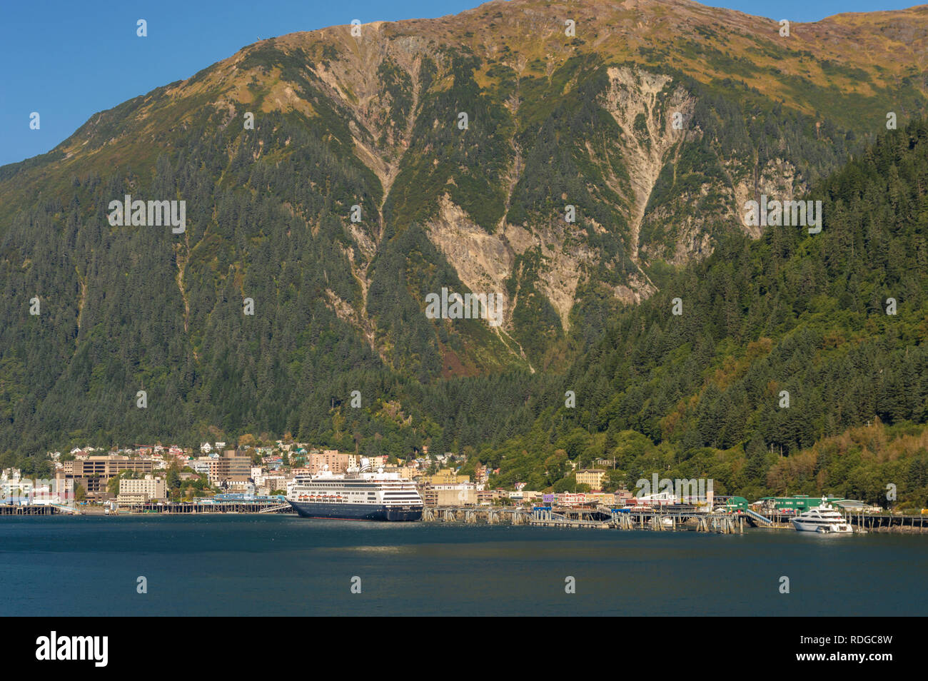 Cruise ship port juneau alaska hi-res stock photography and images - Alamy