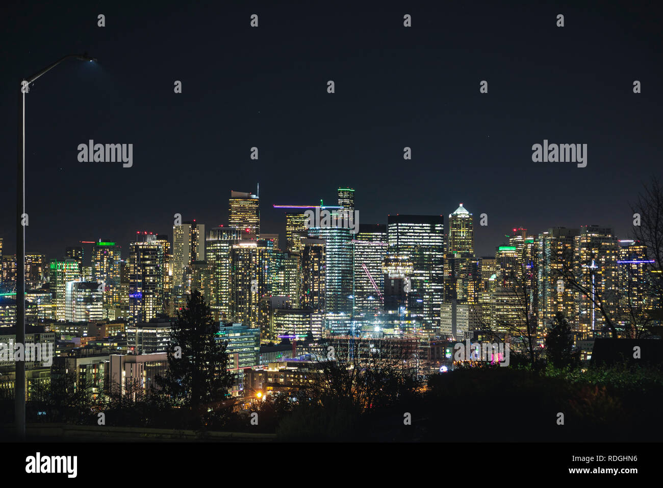 Downtown viewpoint from residential neighborhoods on Queen Anne Hill ...