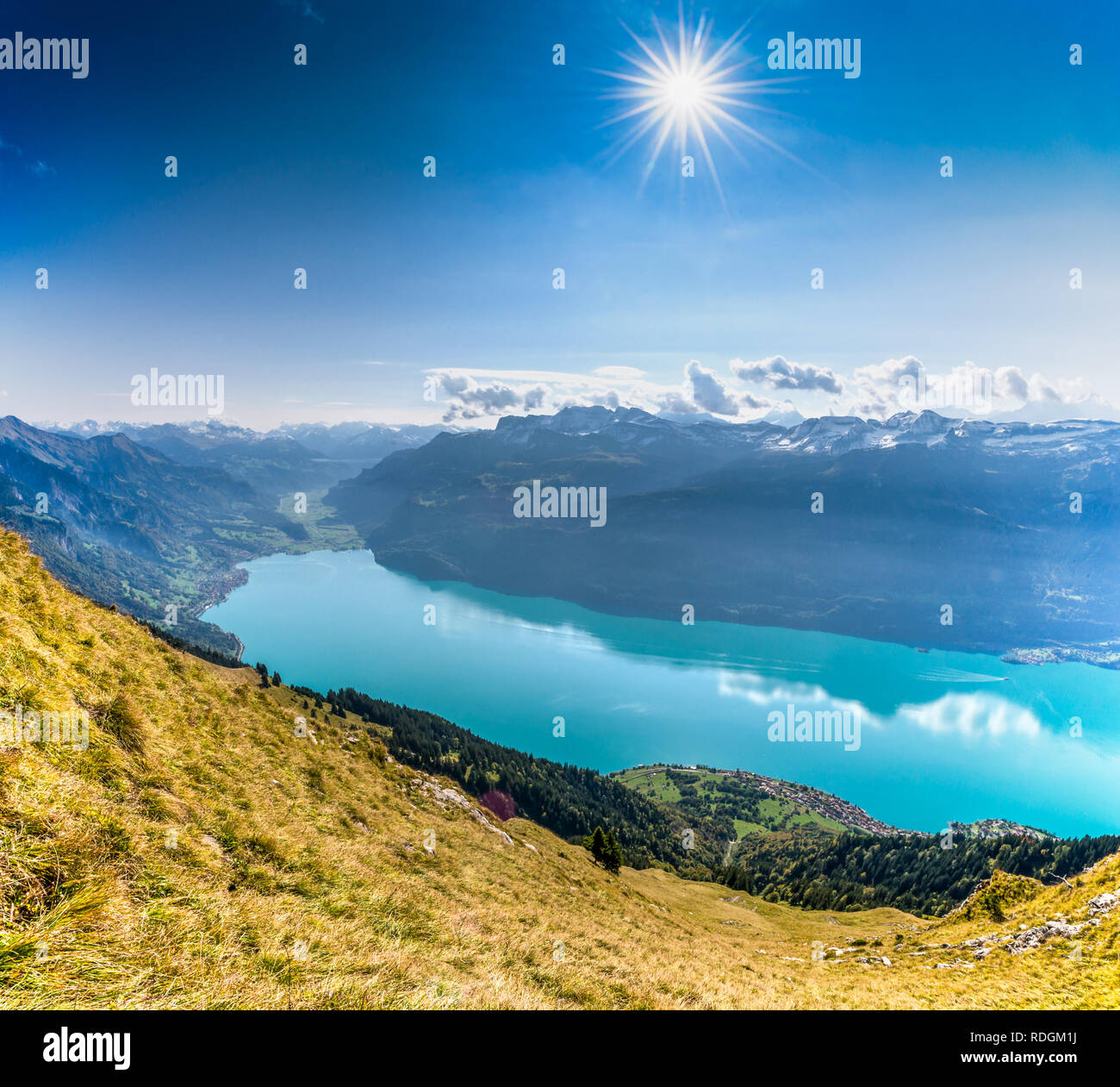 Panorama-Aussicht auf Brienzersee und Brienz, Berner Oberland, Schweiz ...