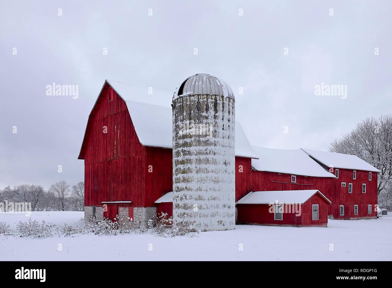 New england barn hi-res stock photography and images - Alamy