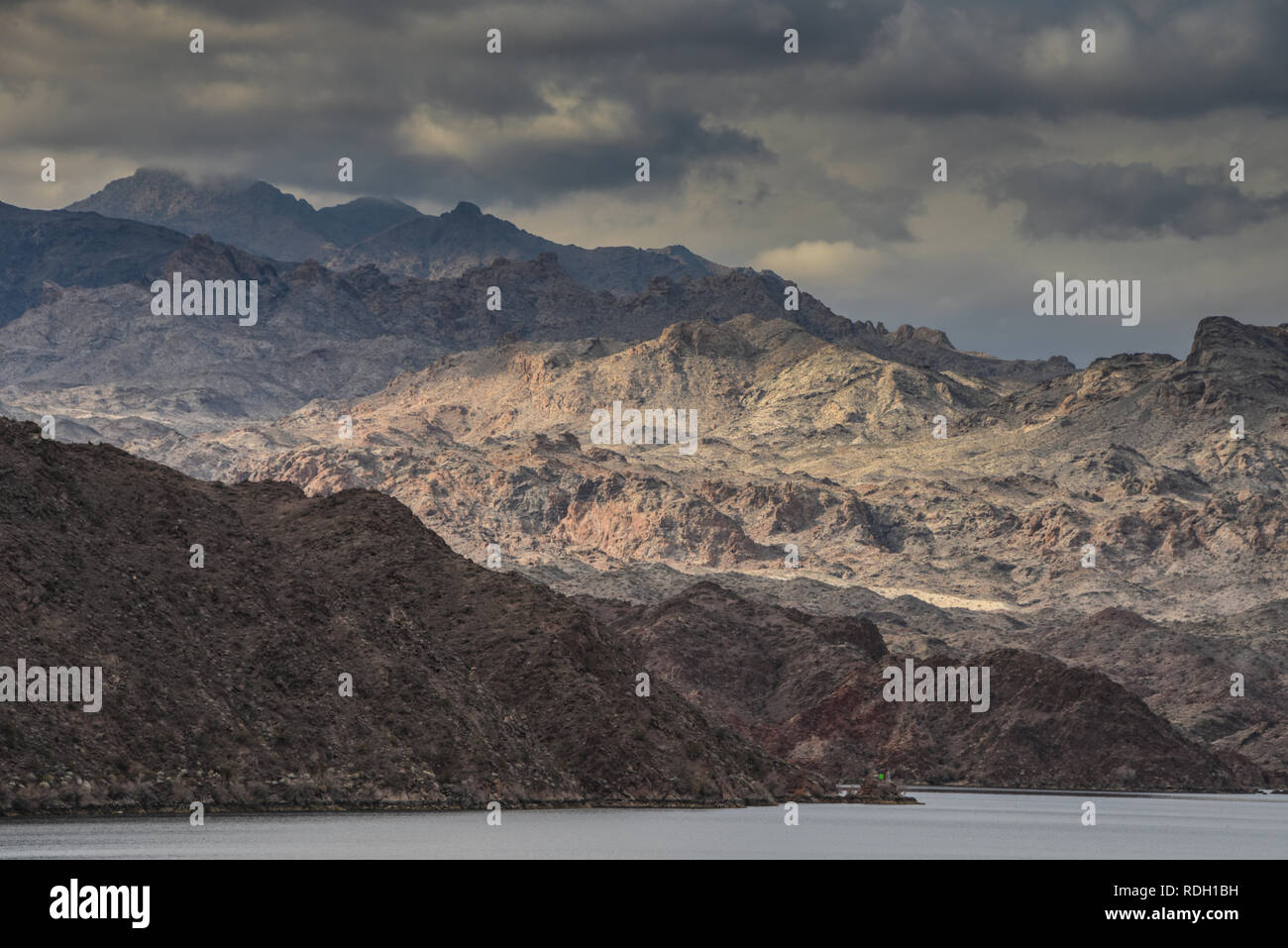 Davis Dam Hydroelectric Dam on the Colorado River near Laughlin, Nevada ...