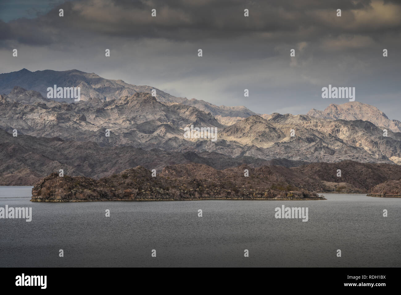 Davis Dam Hydroelectric Dam on the Colorado River near Laughlin, Nevada ...