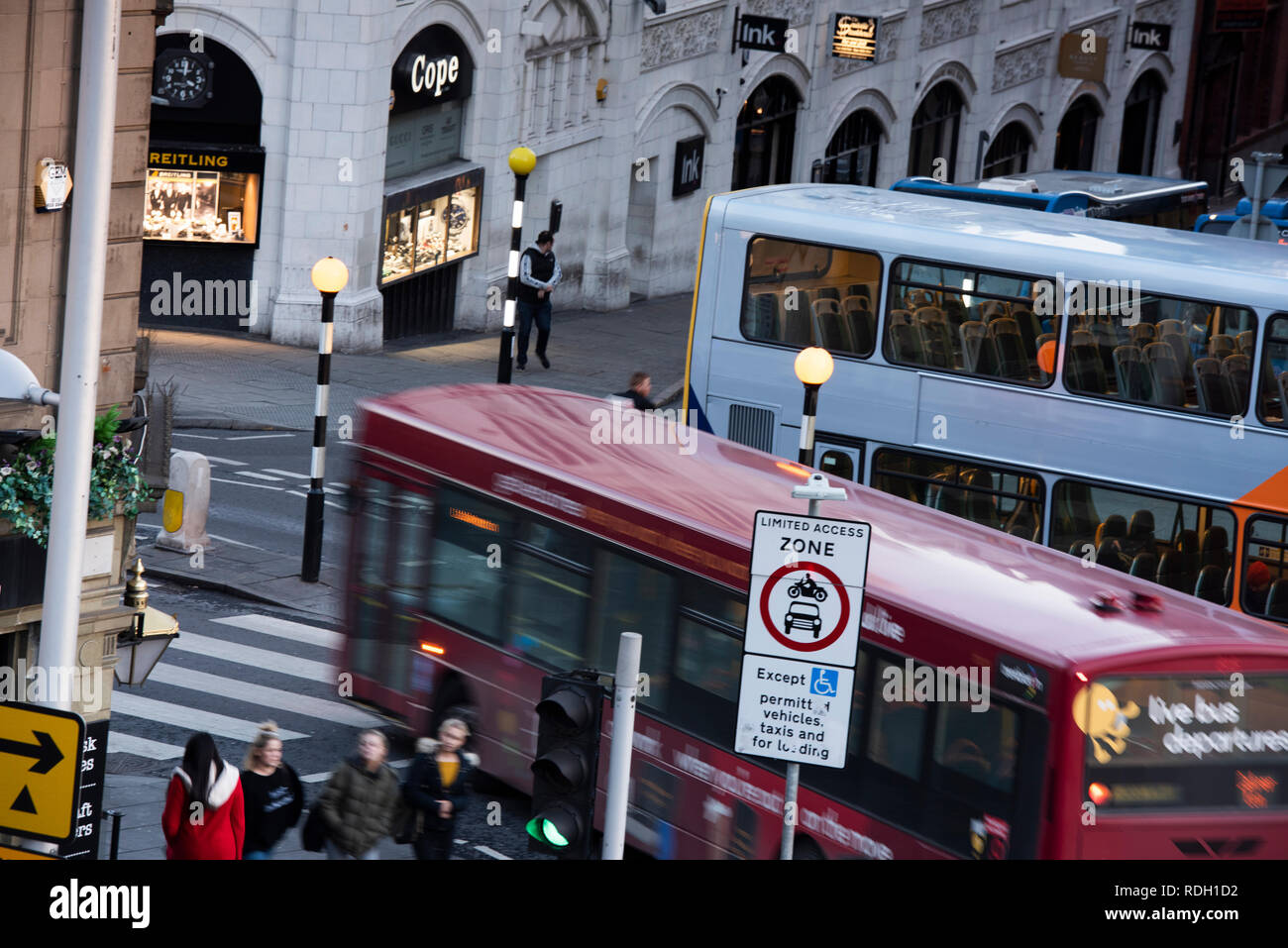 Nottingham city buses hi-res stock photography and images - Alamy