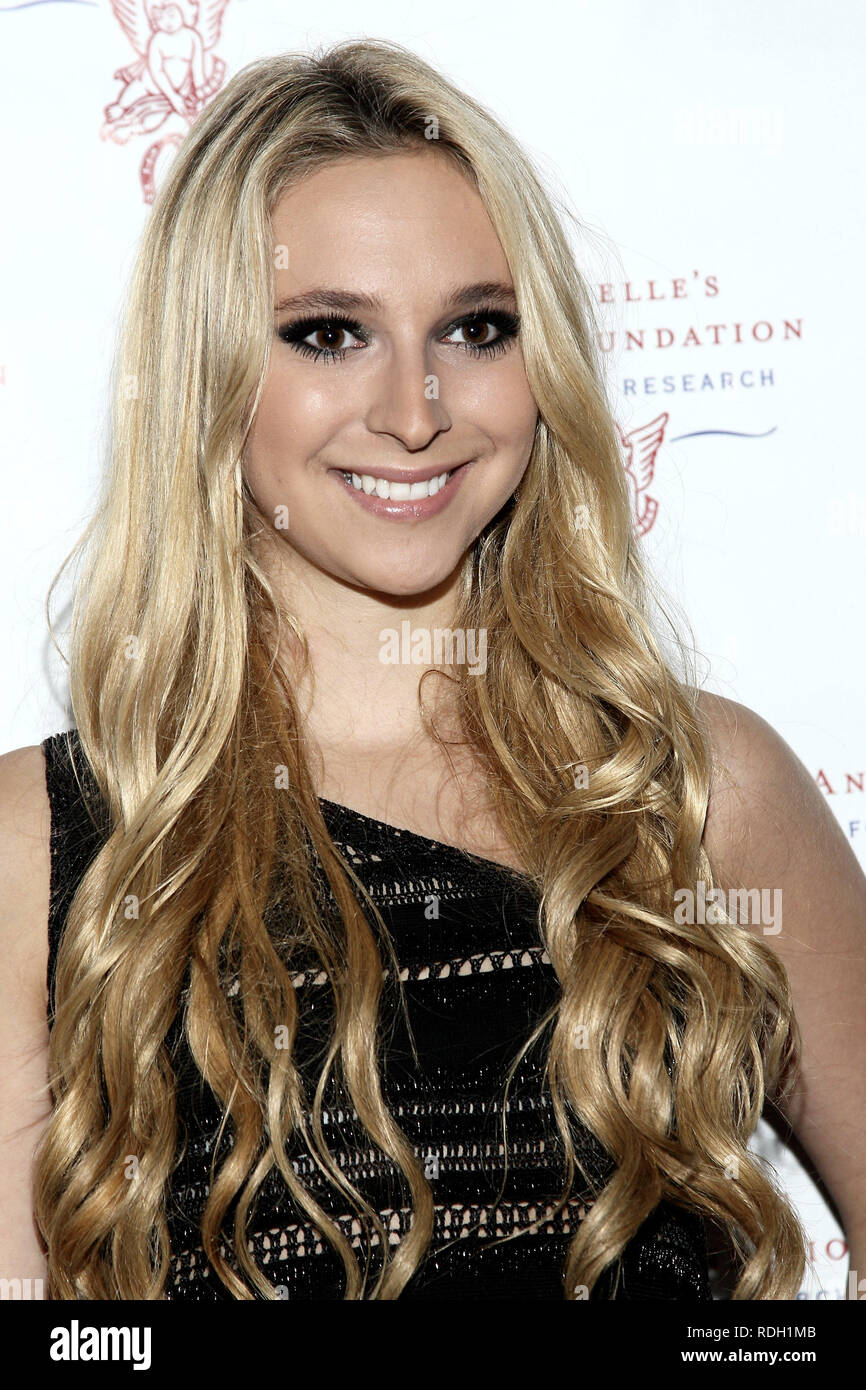 NEW YORK, NY - JUNE 18: Samantha Zaitz attends the 2nd annual ...