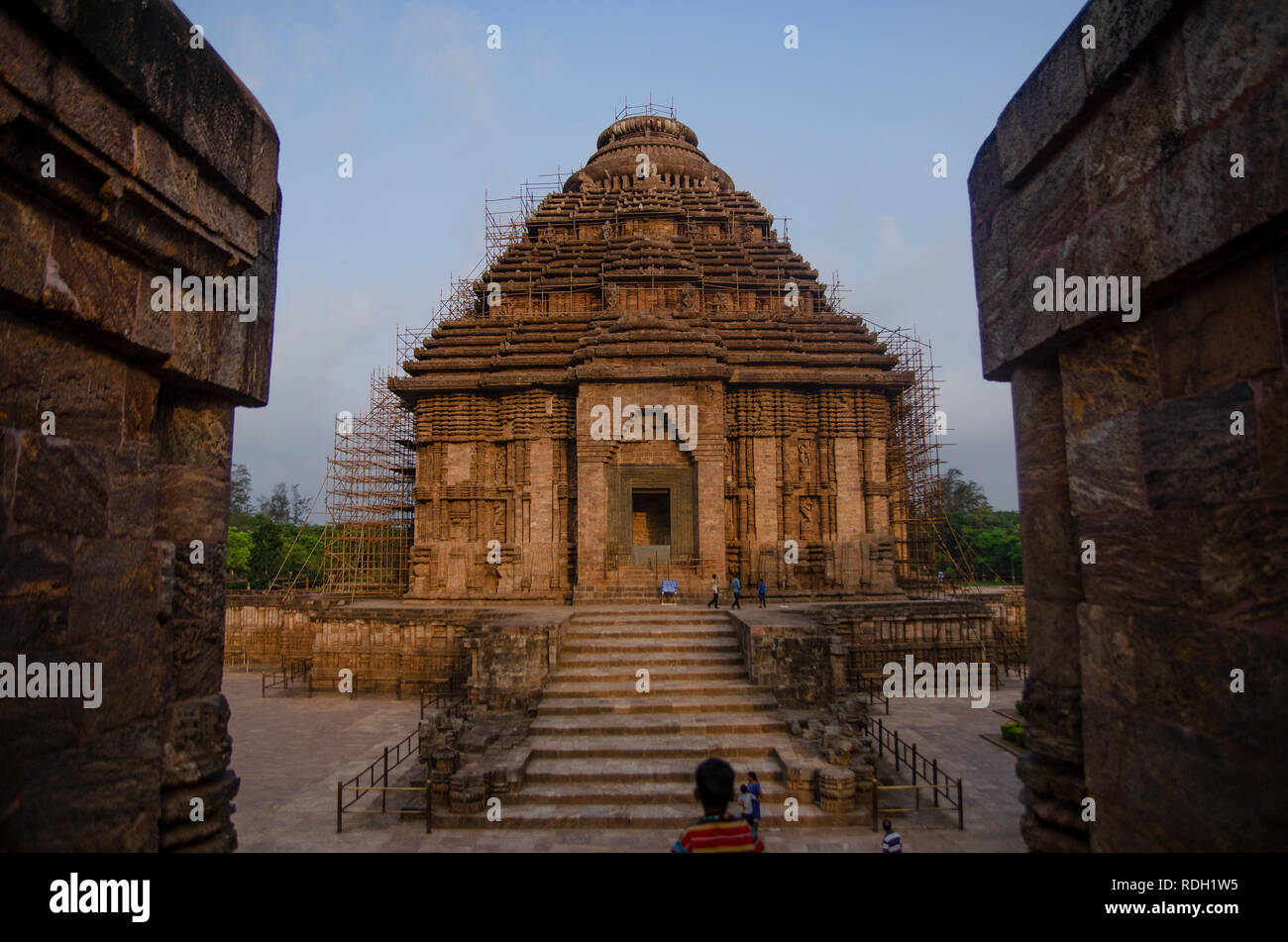 Konark temple sculptures hi-res stock photography and images - Alamy