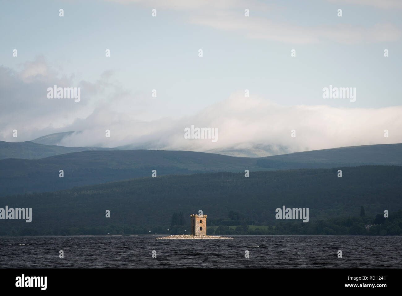 Loch tummel castle hi-res stock photography and images - Alamy