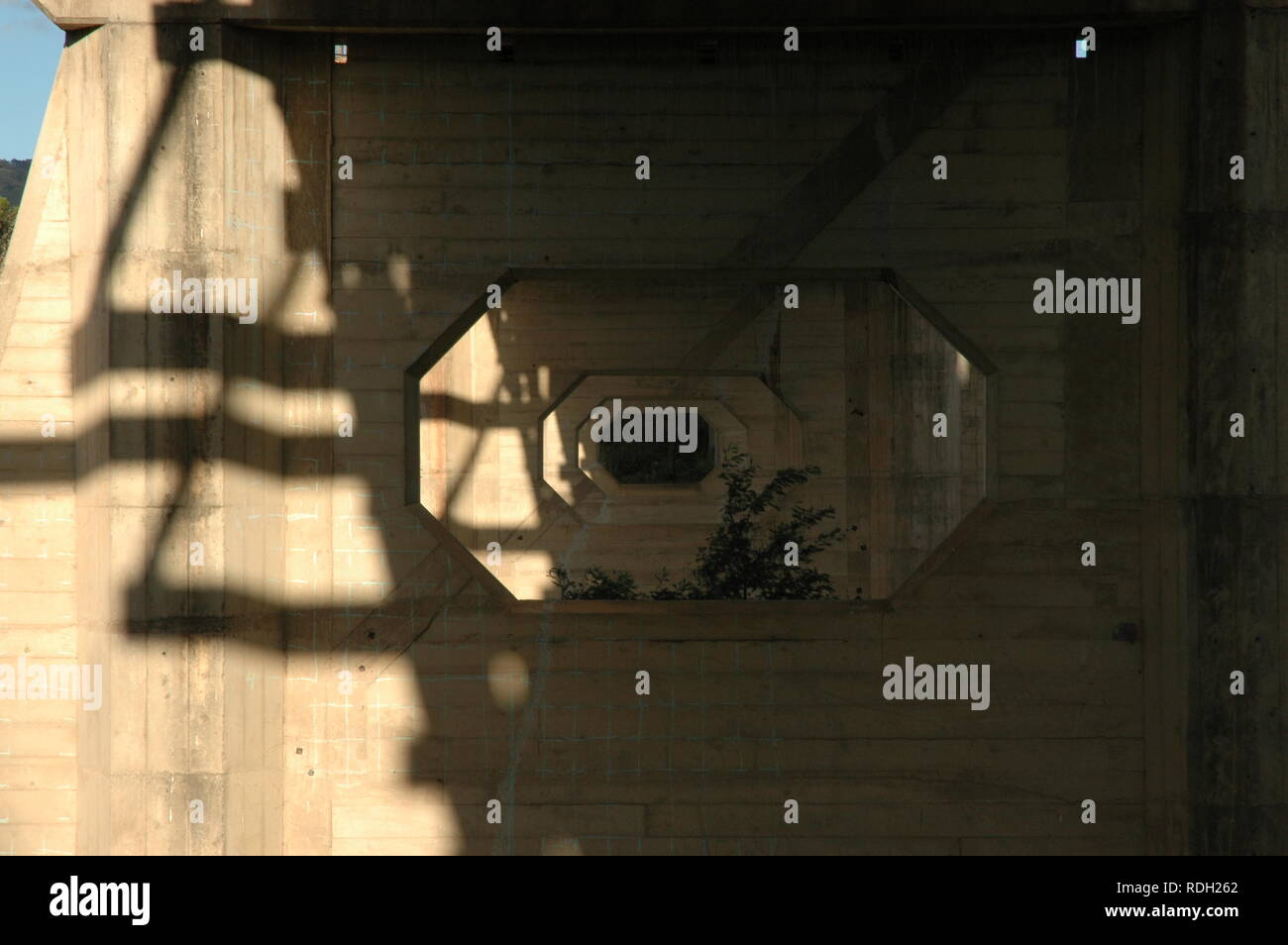 Tharwa Bridge over the Murrumbidgee River Stock Photo - Alamy