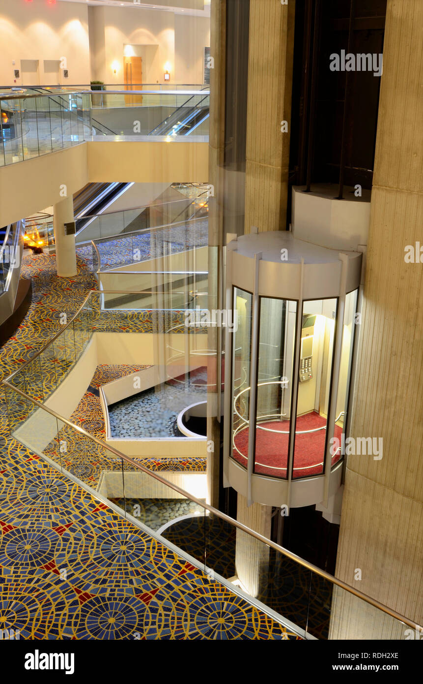 Lobby atrium glass elevator hi-res stock photography and images - Alamy