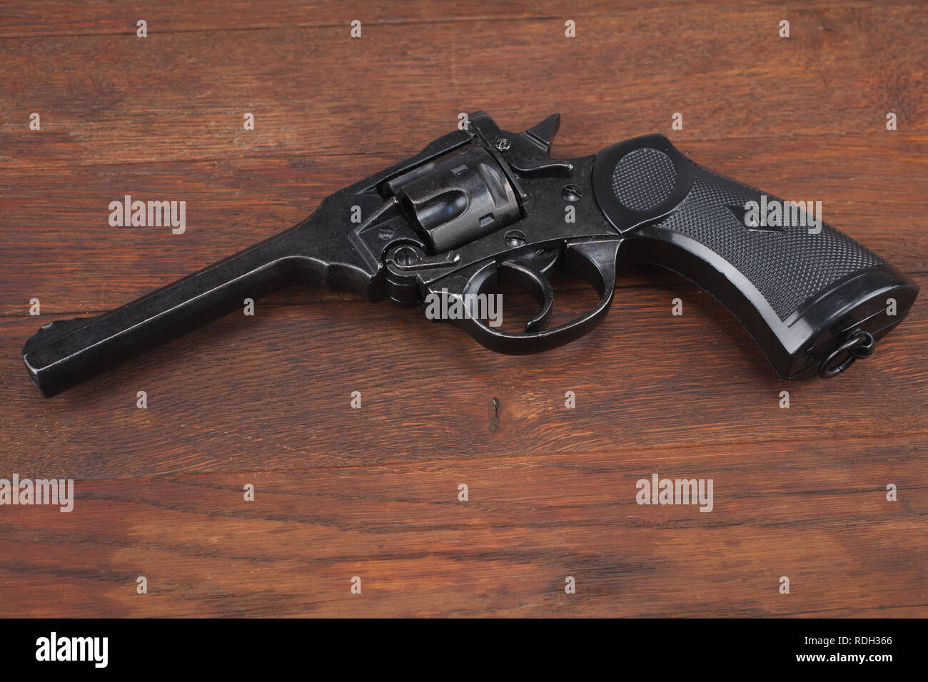 Webley Mk IV Top-Break Revolver service pistol for the armed forces of ...