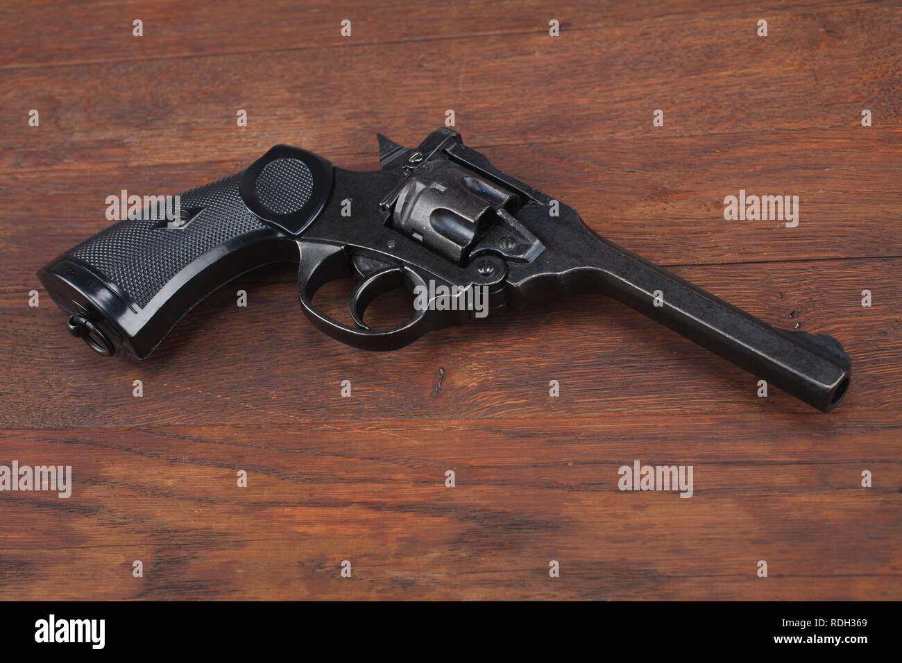 Webley Mk IV Top-Break Revolver service pistol for the armed forces of ...