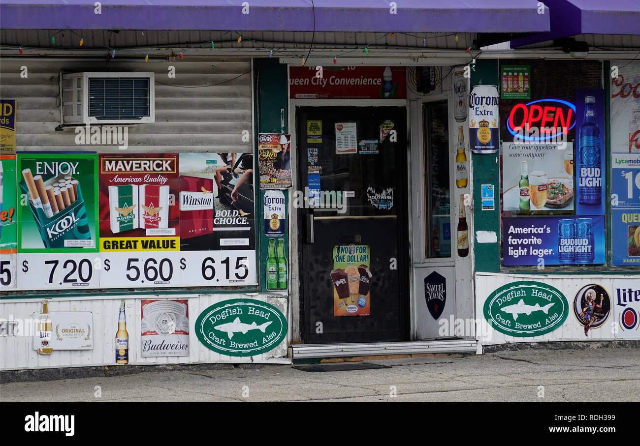 Brands of cigarettes hi-res stock photography and images - Alamy